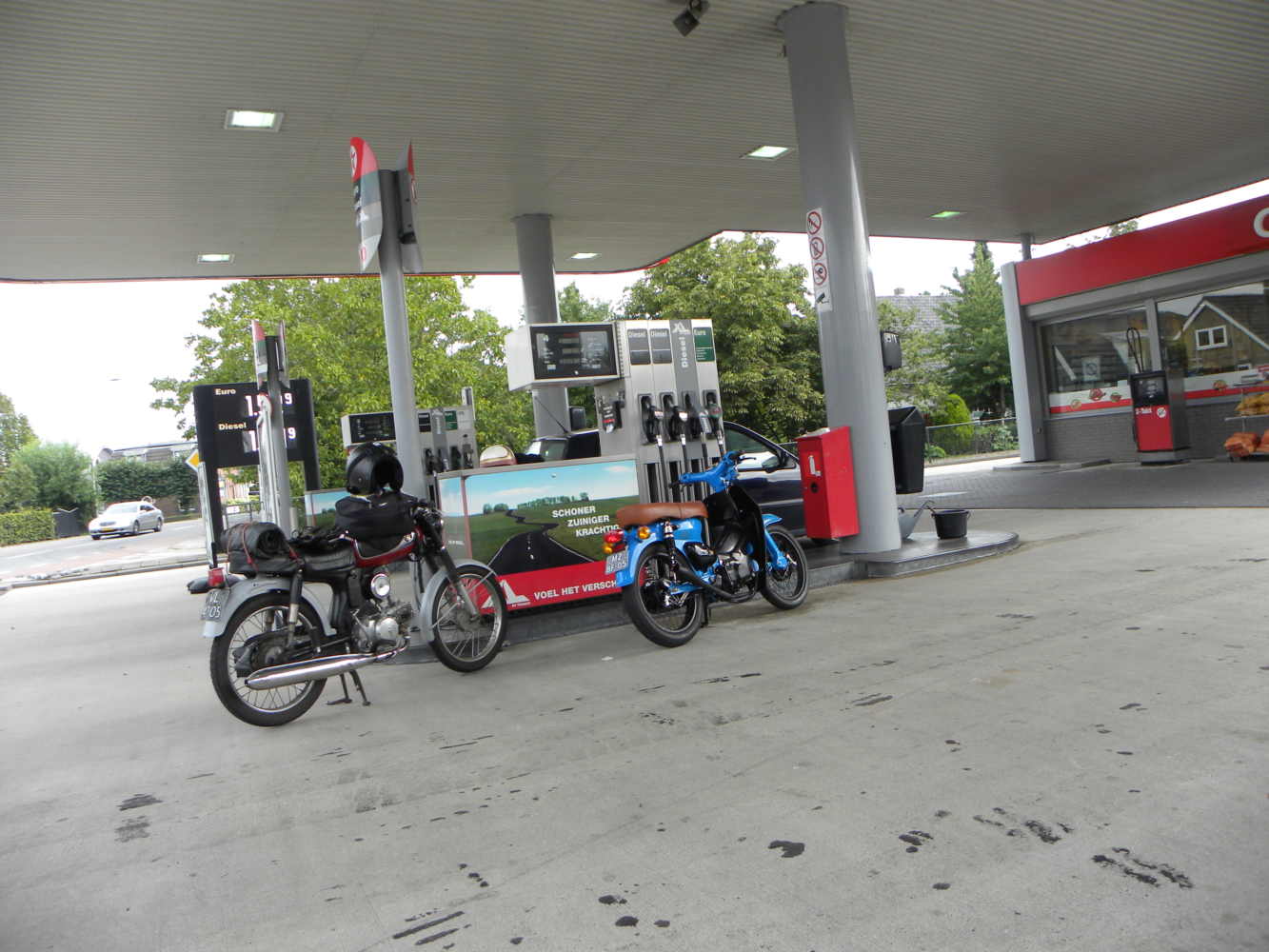 Lichte Motorfietsen. Omdat kleine Klassiekers ook fijn kan zijn – Auto ...