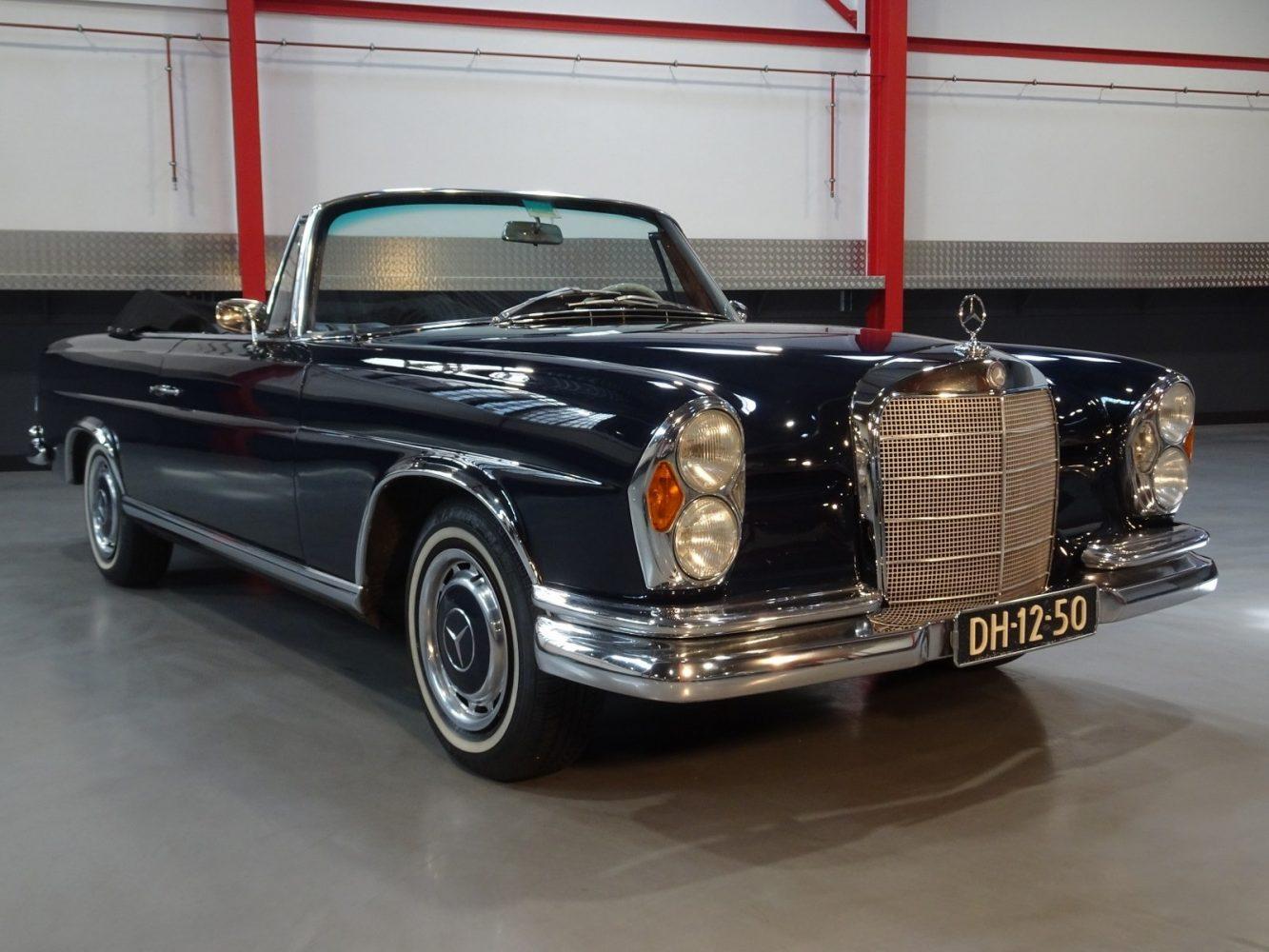 Mooie Mercedes-Benz 220 SE Cabriolet ter veiling aangeboden zonder ...