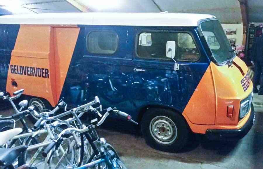 Mercedes-Benz L 306 D (1976). Veilig vervoer. – Auto Motor Klassiek ...