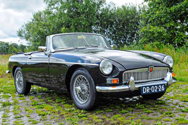 MG MGB Roadster (1964) en Triumph Spitfire IV (1977) – Auto Motor ...