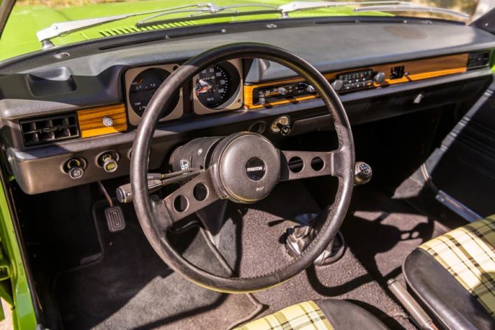 Mazda 323 – Auto Motor Klassiek – tijdschrift over oldtimers