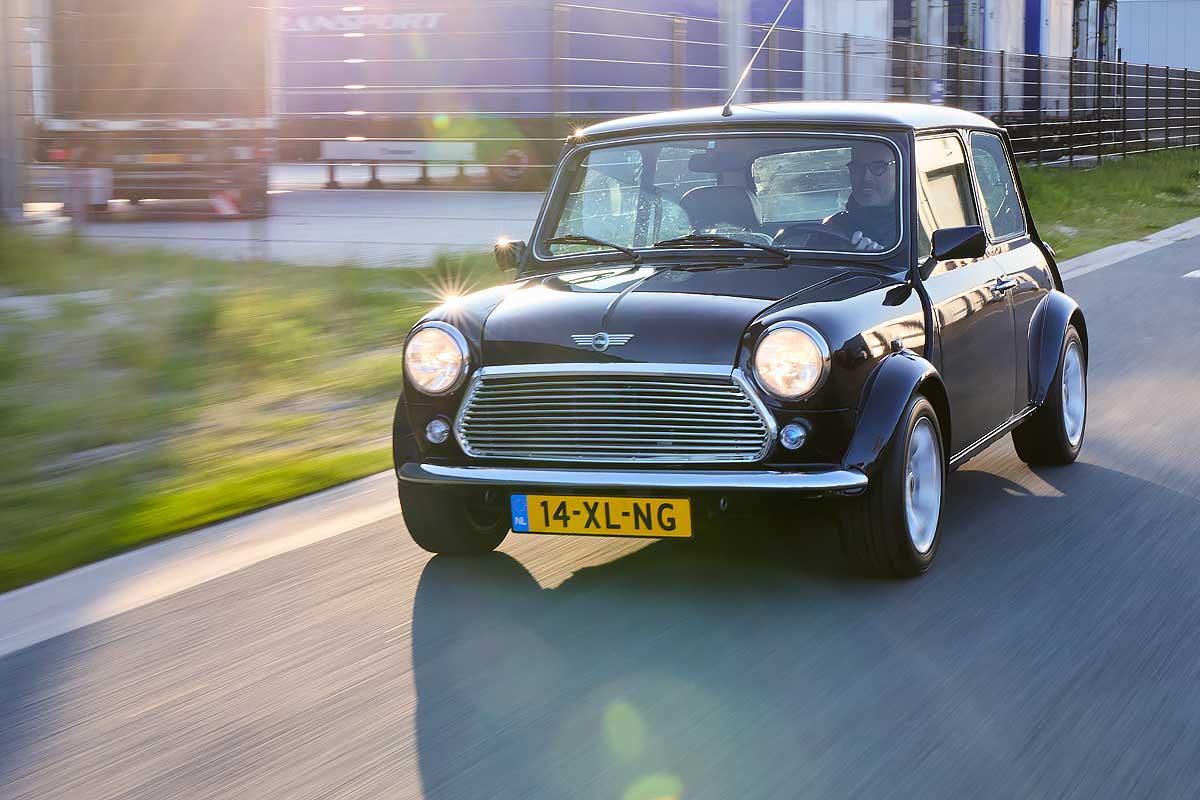 De restauratie van een Mini Cooper S uit 1998. Drie generaties, een ...