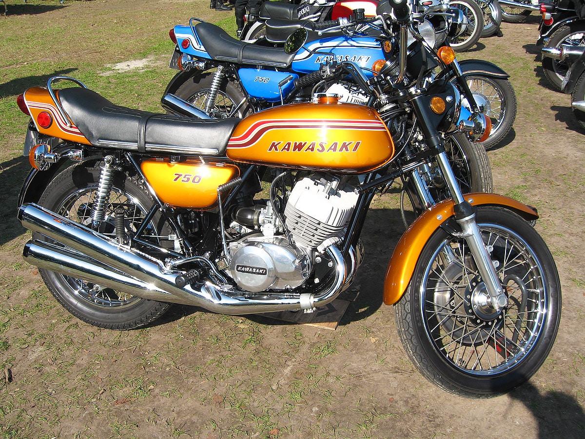 Kawasaki 750 H2 Mach IV. De evolutie van de tweetaktmotor. – Auto Motor ...