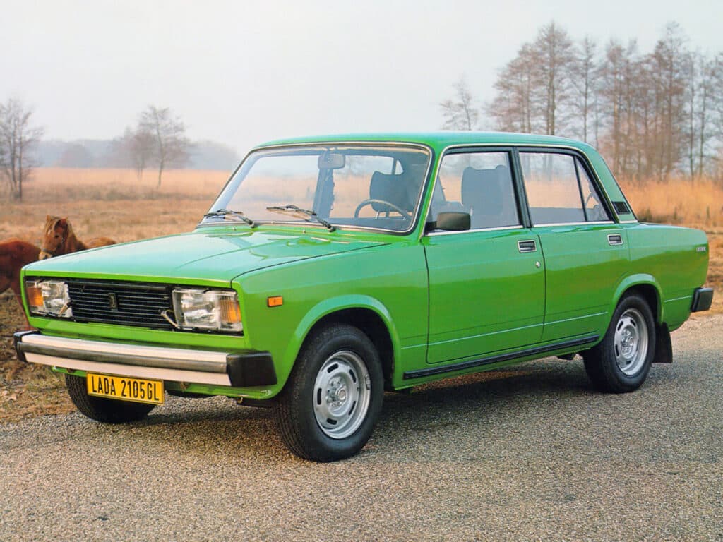 Lada 2105. Meer dan drie decennia een vaste waarde in het VAZ-programma ...