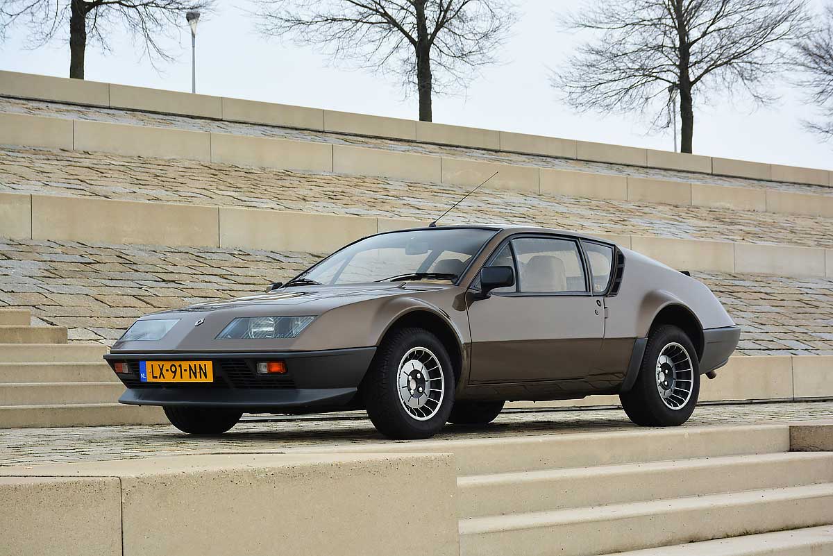 Renault Alpine A310 : Un classique pratique ? Auto Motor Klassiek ...